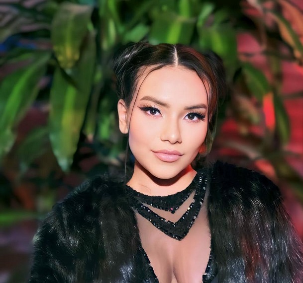 Con show en vivo Susan Díaz lanzó su nuevo álbum Al Otro Lado – Deracamandaca